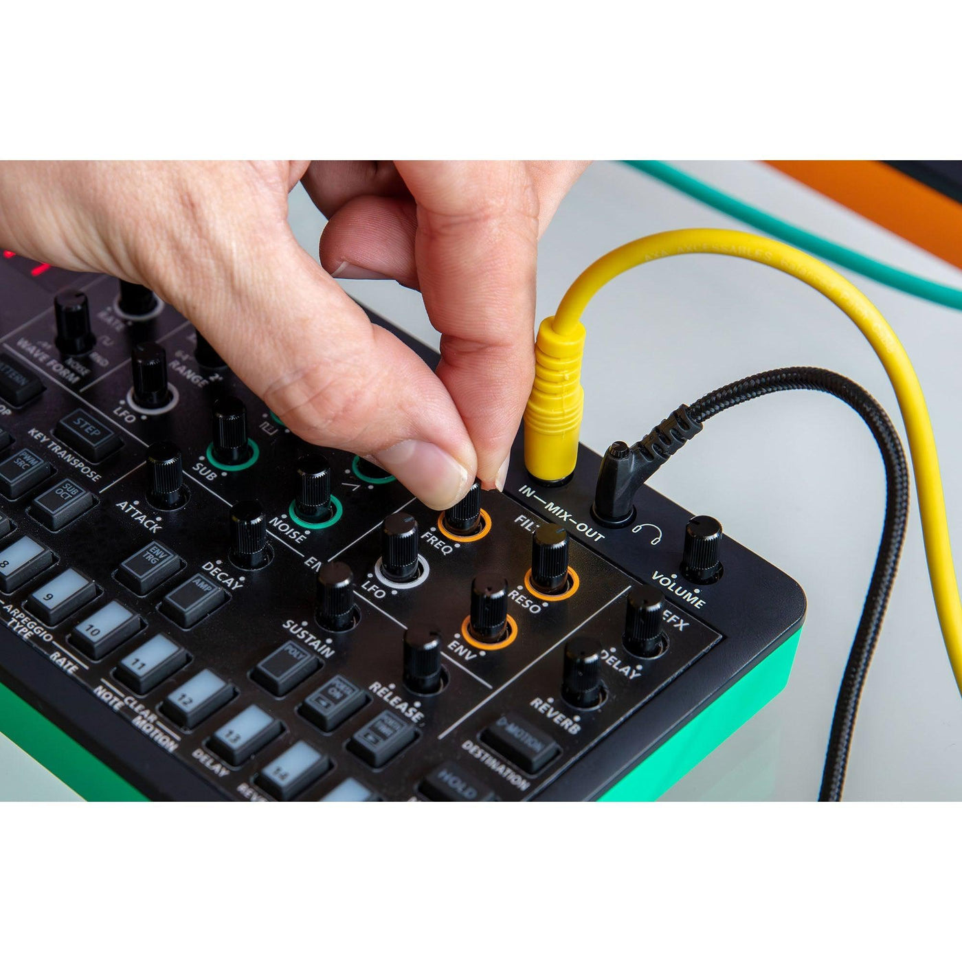 Roland AIRA Compact S-1 Tweak Synth | Borg Sound— BORG SOUND ...
